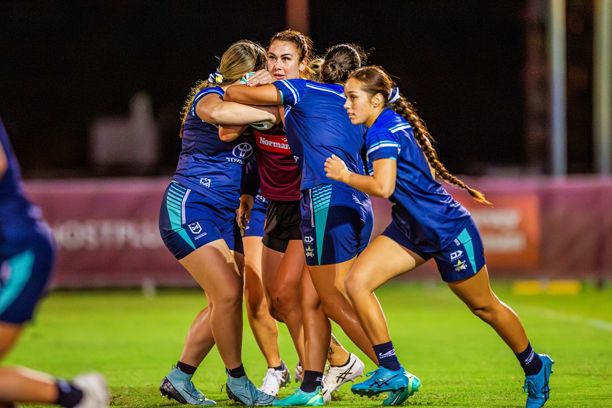 Cowboys NRLW team train against the female Maroons | Cowboys