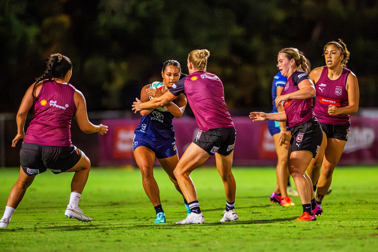 Cowboys NRLW team train against the female Maroons | Cowboys