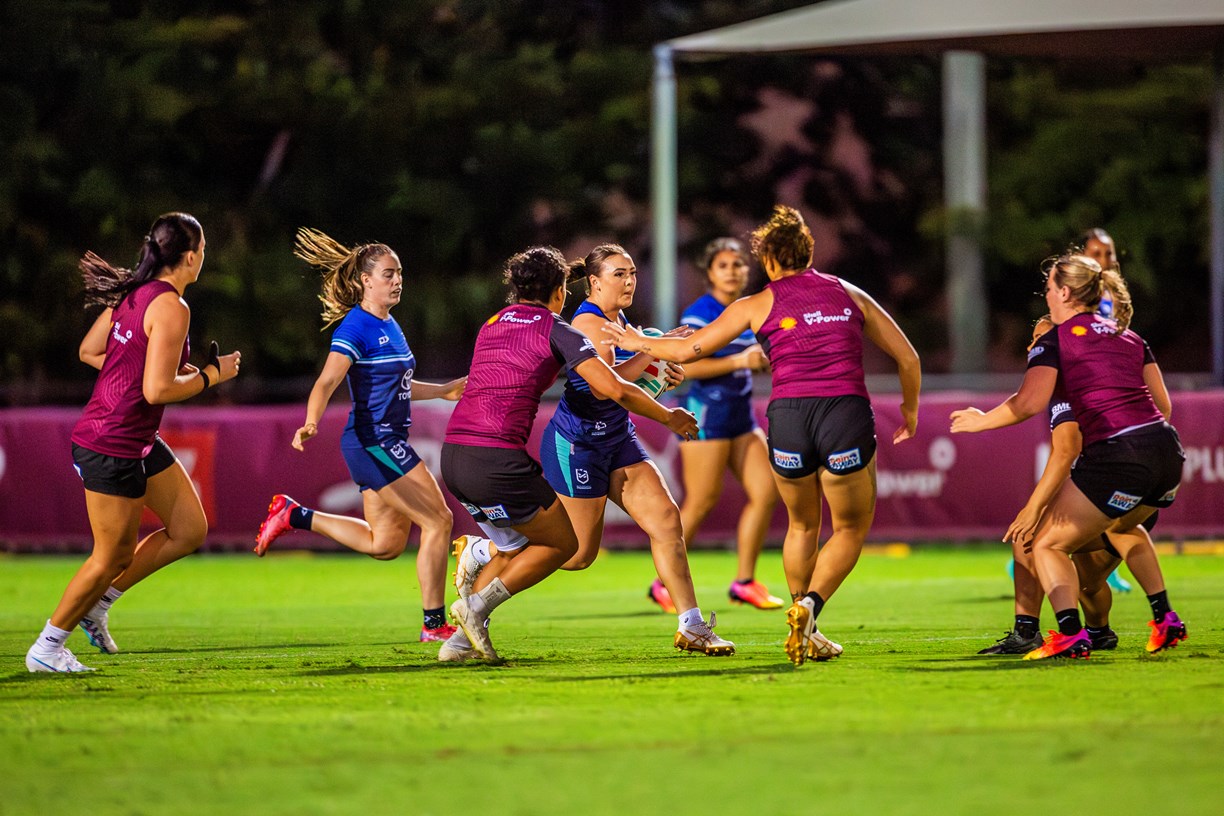 Cowboys NRLW team train against the female Maroons | Cowboys