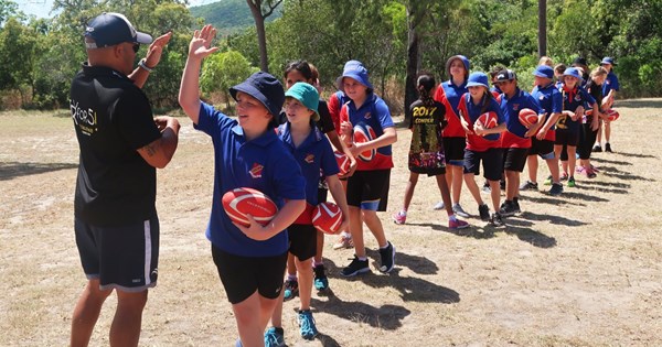 High-5 for Cooktown State School! | Cowboys